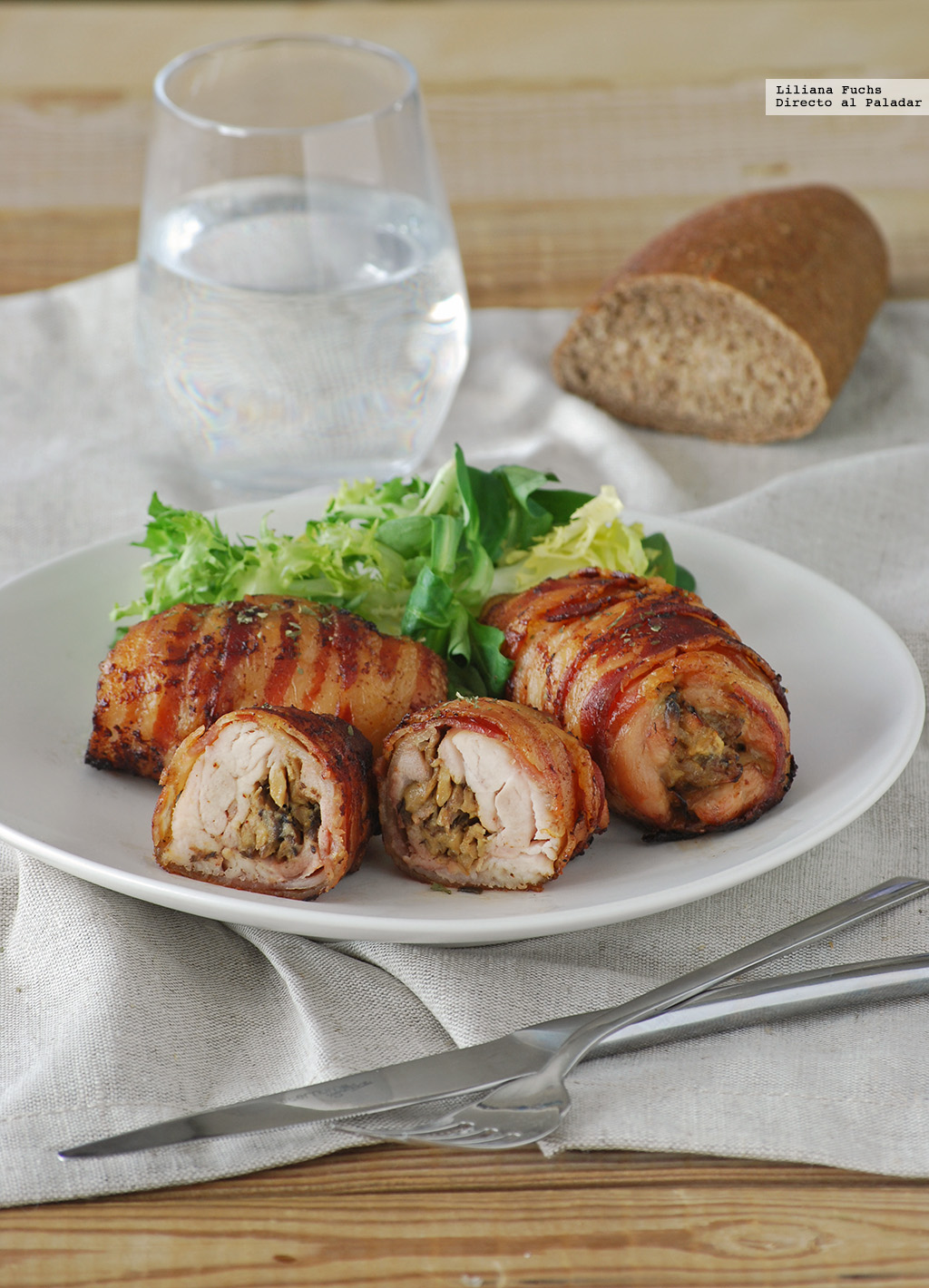 Contramuslos de pollo con bacon rellenos de setas y queso de cabra. Receta