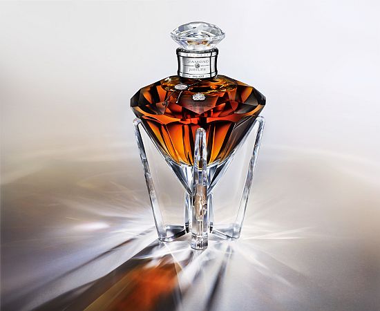 'Johnnie Walker Diamond Jubilee' a la venta en Singapur por DFS Group ...