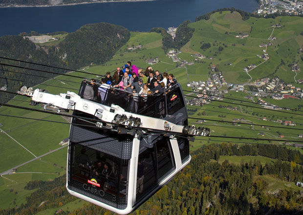 Suiza: hermosas panorámicas desde un teleférico descapotable