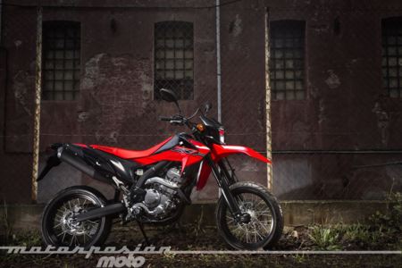 Honda CRF250M, prueba (valoración, vídeo, galería y ficha técnica)