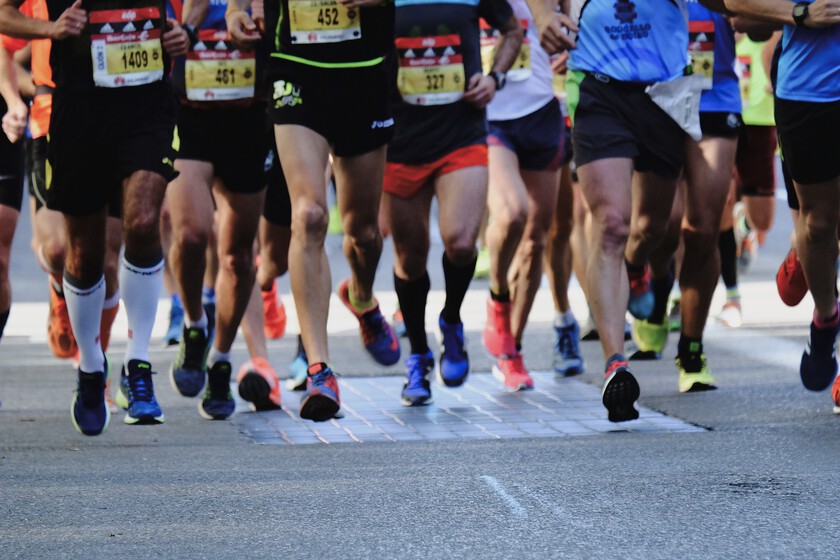 Sigue estas recomendaciones para hacerte con las zapatillas de running ...