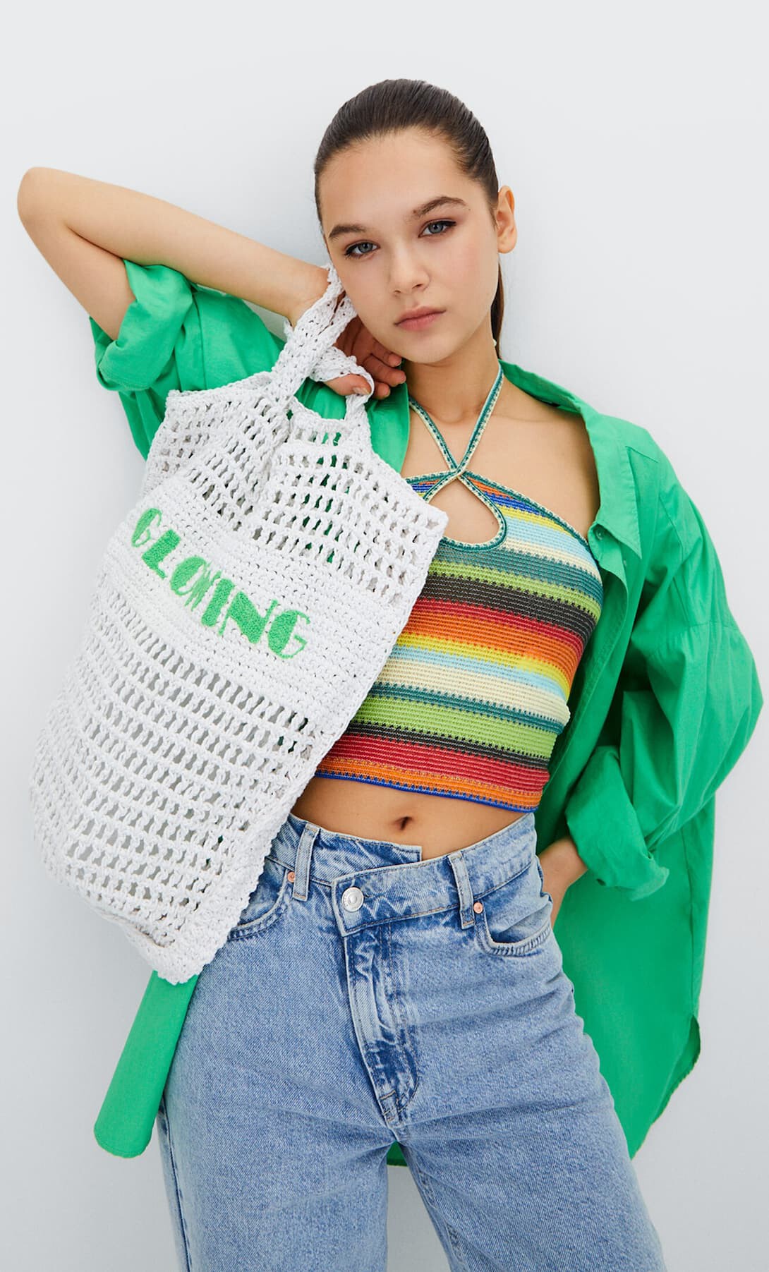 Larga vida a los bolsos de rafia: siete opciones que transformarán por ...