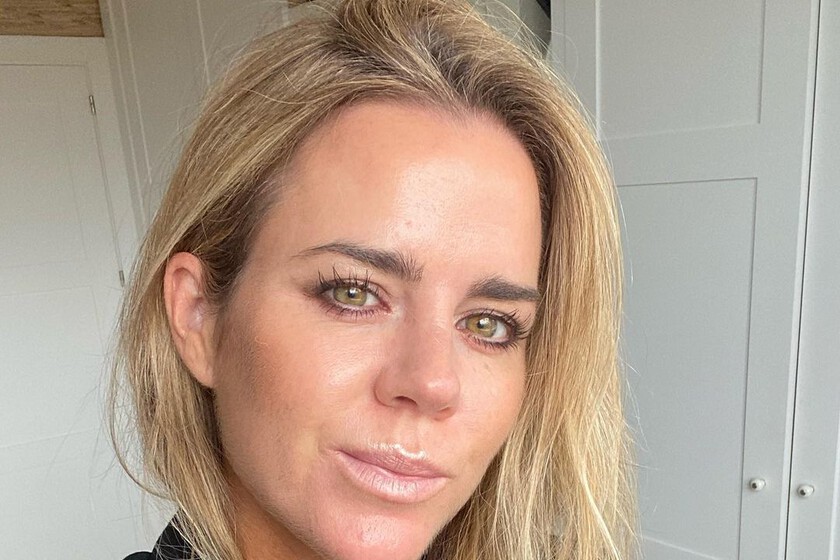 Amelia Bono tiene la minifalda de pata de gallo de Uterqüe más ideal ...