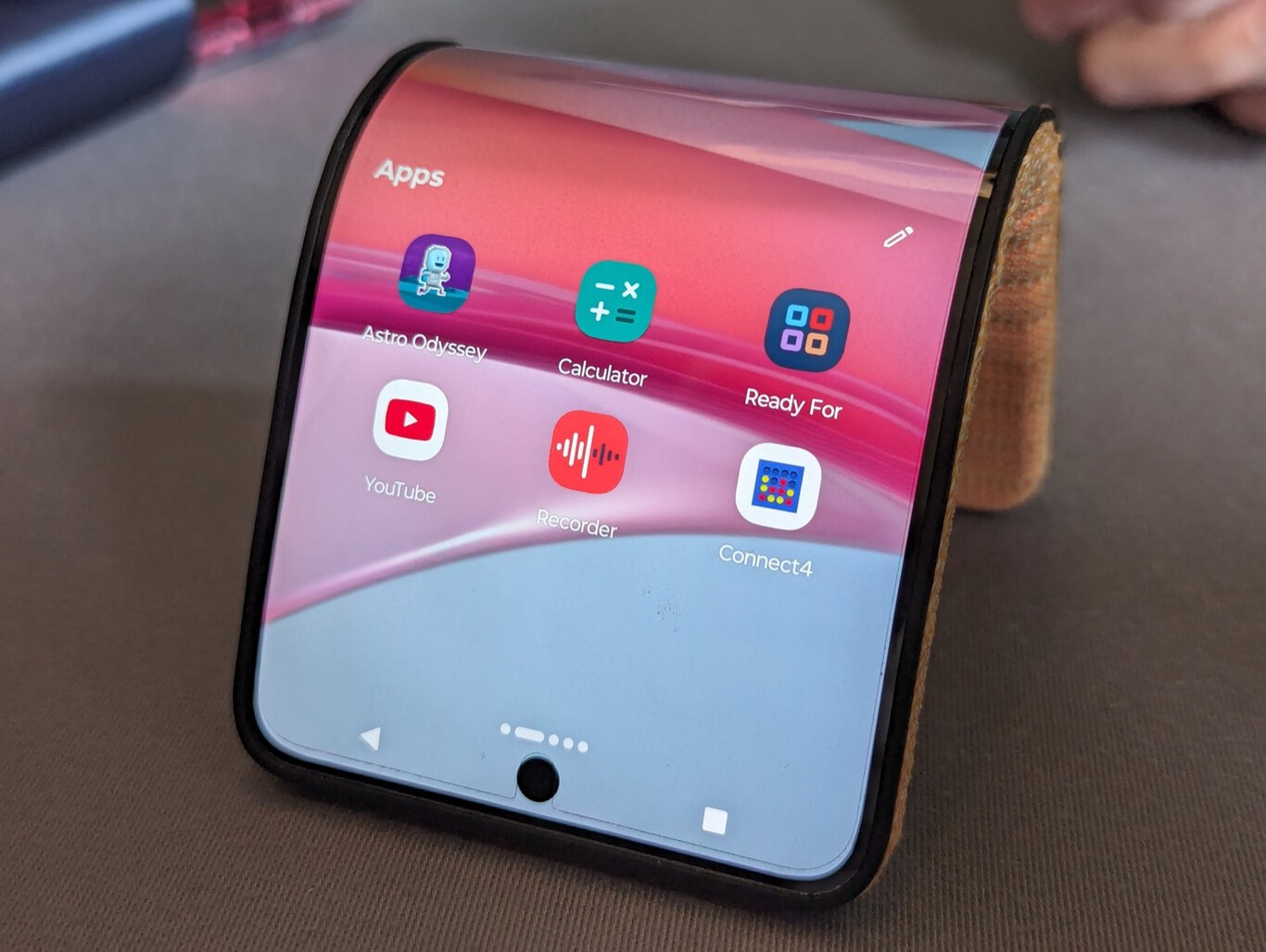 Este plegable de Motorola sí es verdaderamente flexible. Un prototipo ...