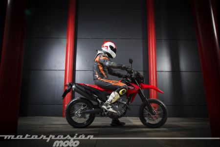 Honda CRF250M, prueba (valoración, vídeo, galería y ficha técnica)