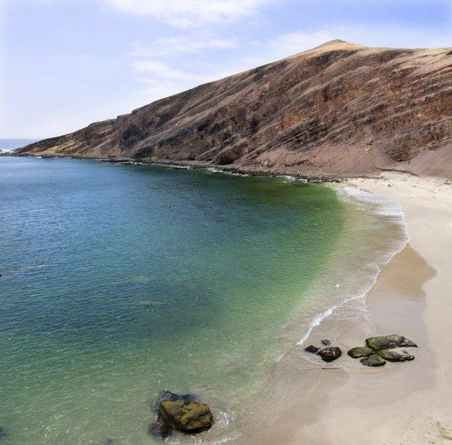 Caleta Colorada, la primer playa nudista de Perú