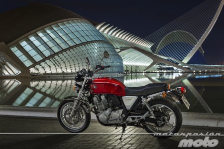 Honda CB1100, prueba (valoración, ficha técnica y galería)