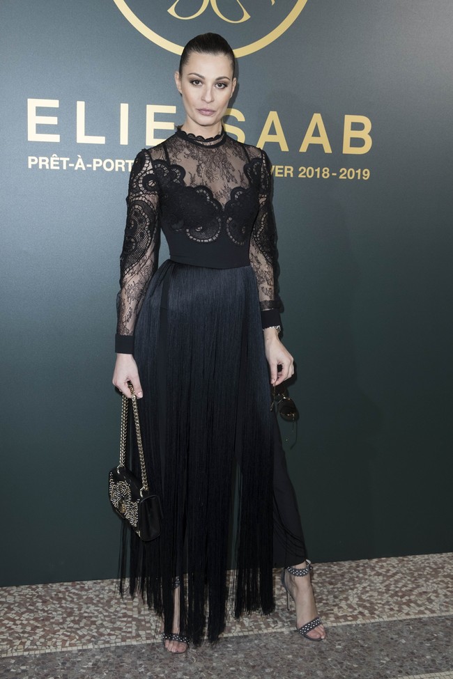 Cómo lucir las blusas con encaje, tanto de día como de noche