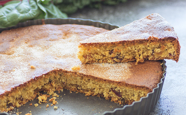Torta francesa de almendra y ruibarbo. Receta de cocina fácil, sencilla ...