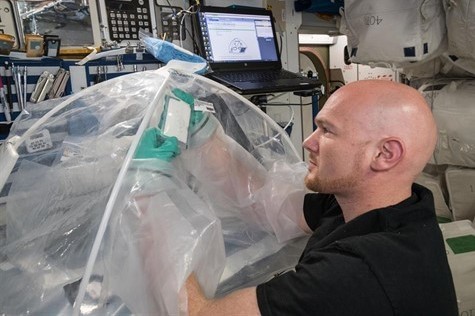 Este es el primer cemento espacial, producido en el espacio, gracias a ...