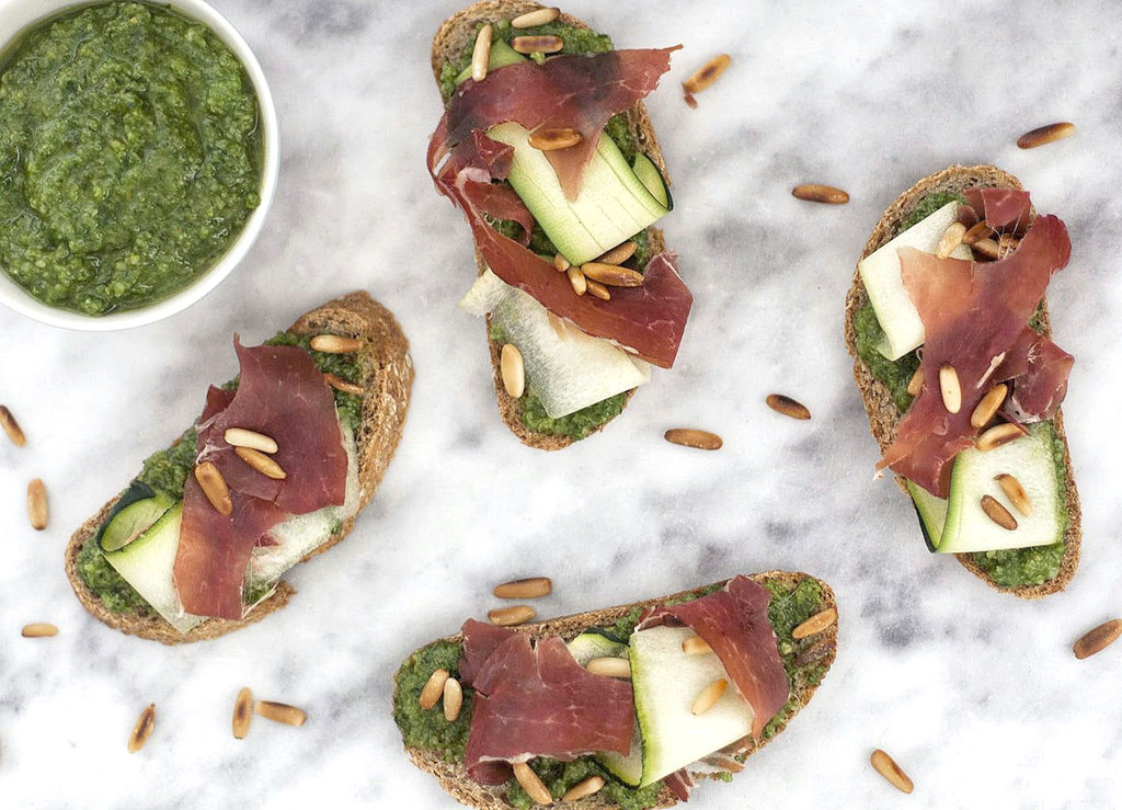 La mejor receta de salsa pesto y cinco ideas de aperitivo para sacarle ...