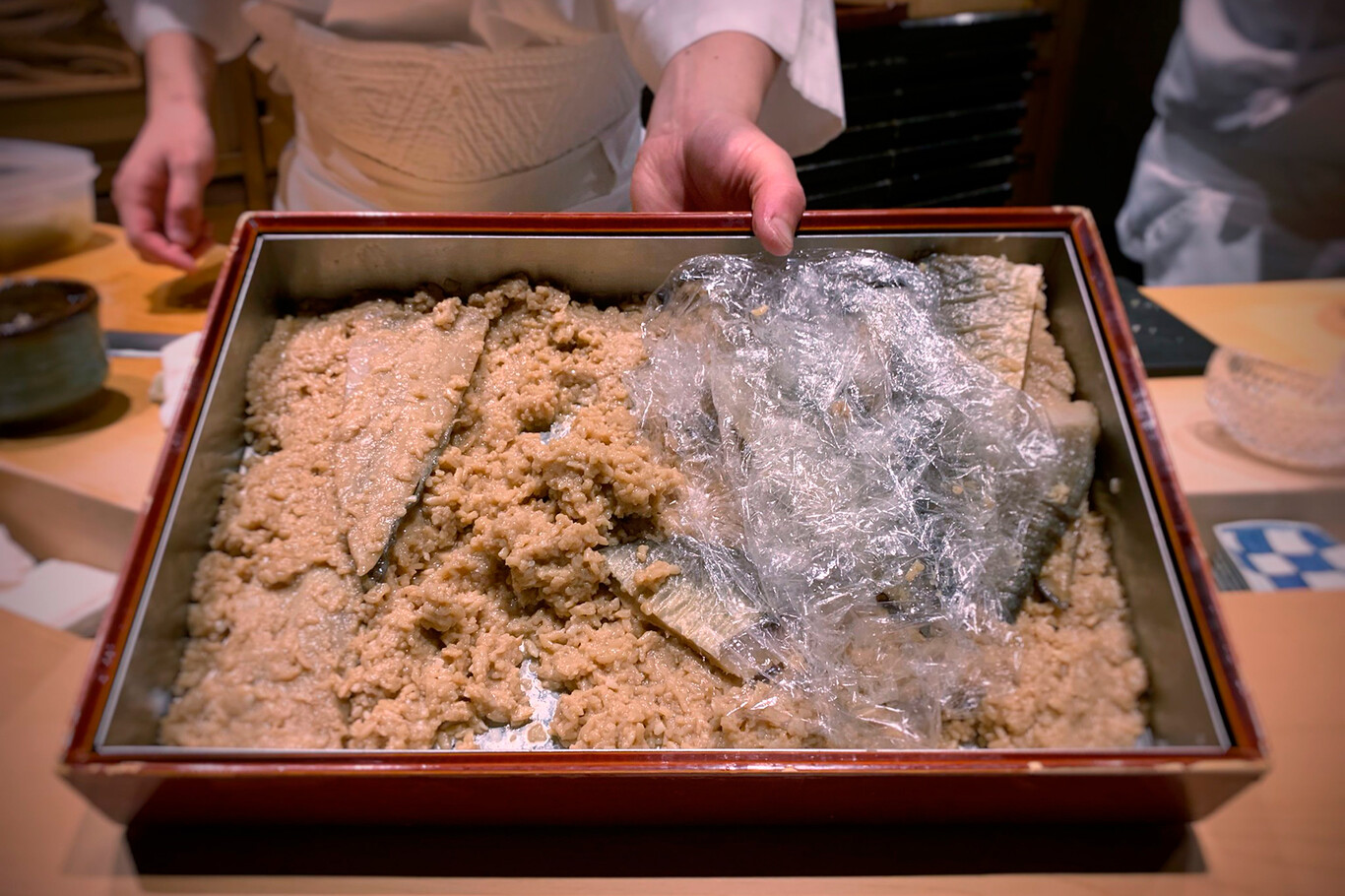 Narezushi: el antecedente directo del sushi es un pescado fermentado no ...