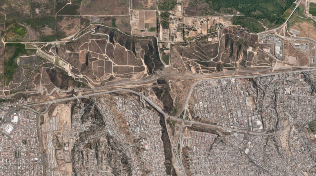 Así se ven las fronteras del mundo desde el aire y desde la tierra