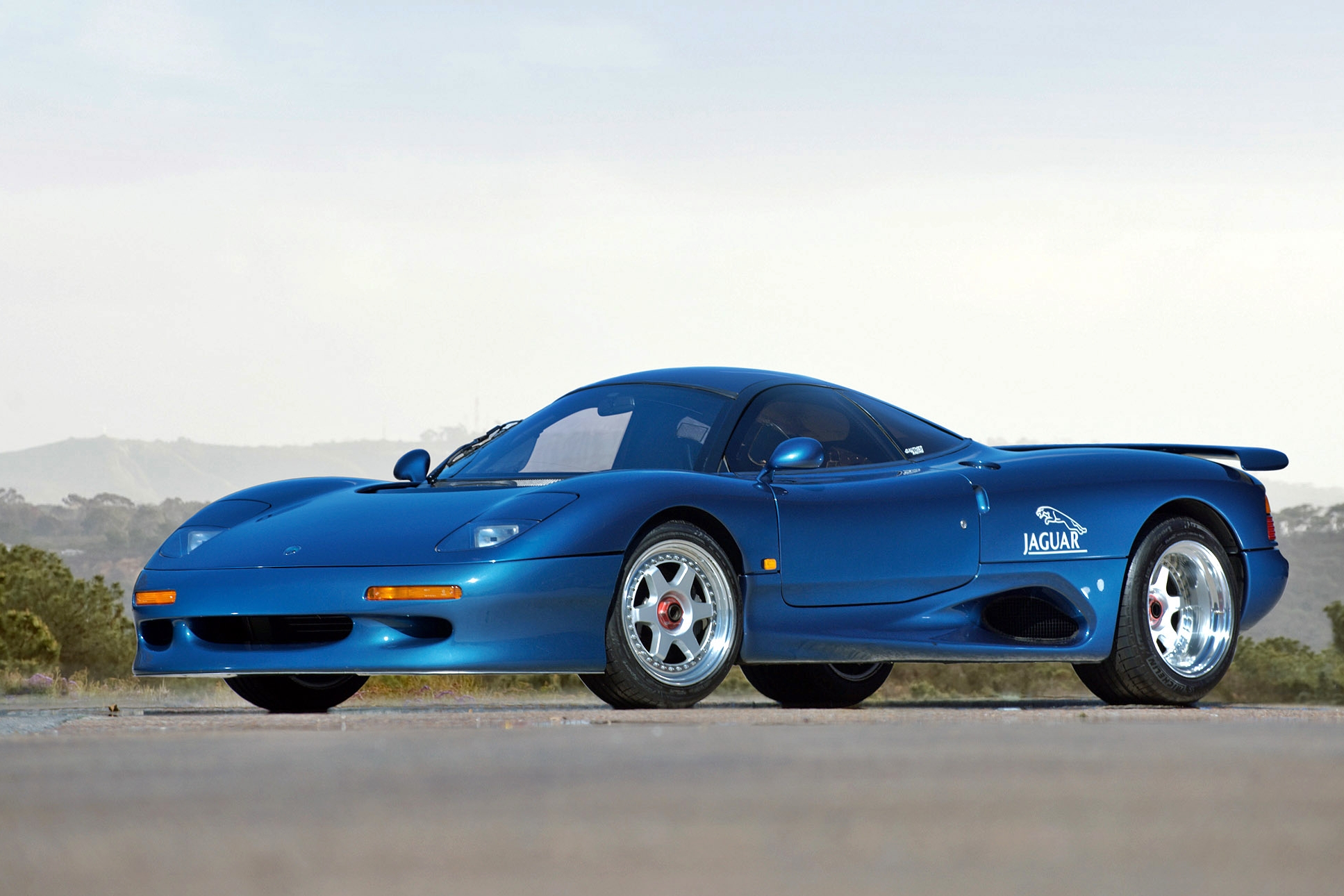 Jaguar XJR-15: así era el superdeportivo británico con el corazón en Le ...