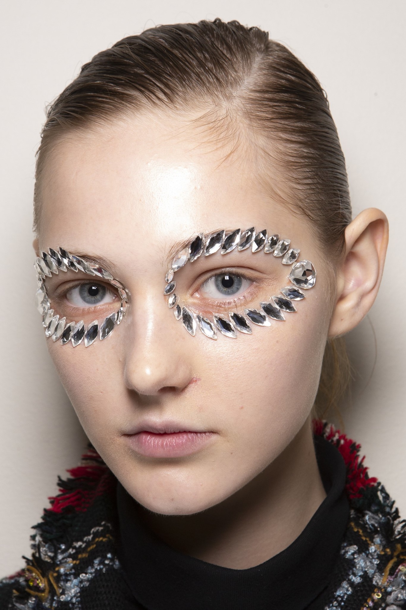 El strass más delicado se cuela en los maquillajes y manicuras más ...