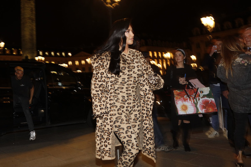 Tanto exceso no puede ser bueno: el último look de Kim Kardashian saca ...