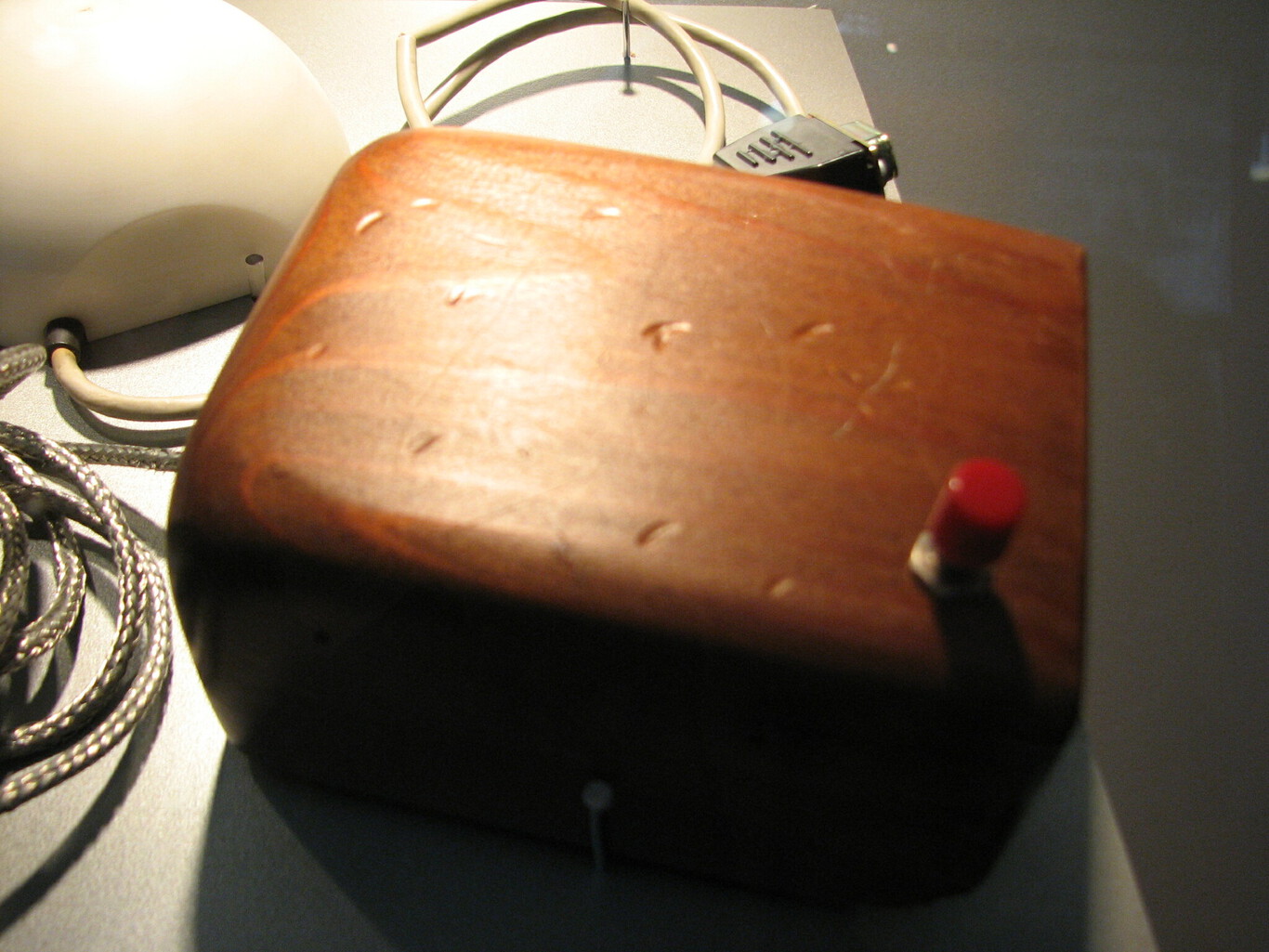 La fascinante historia del primer ratón: hecho de madera, con ruedas ...