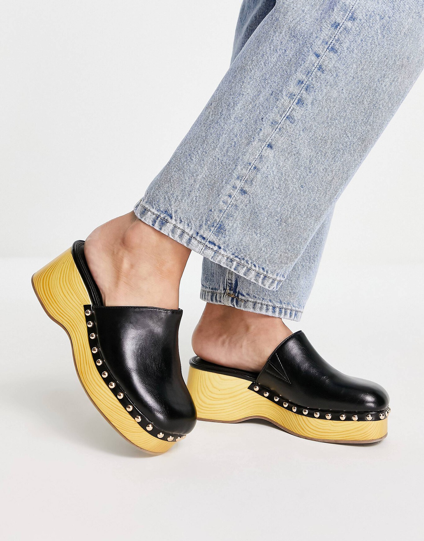 Los zuecos con suela de madera podrían ser el must de esta primavera ...