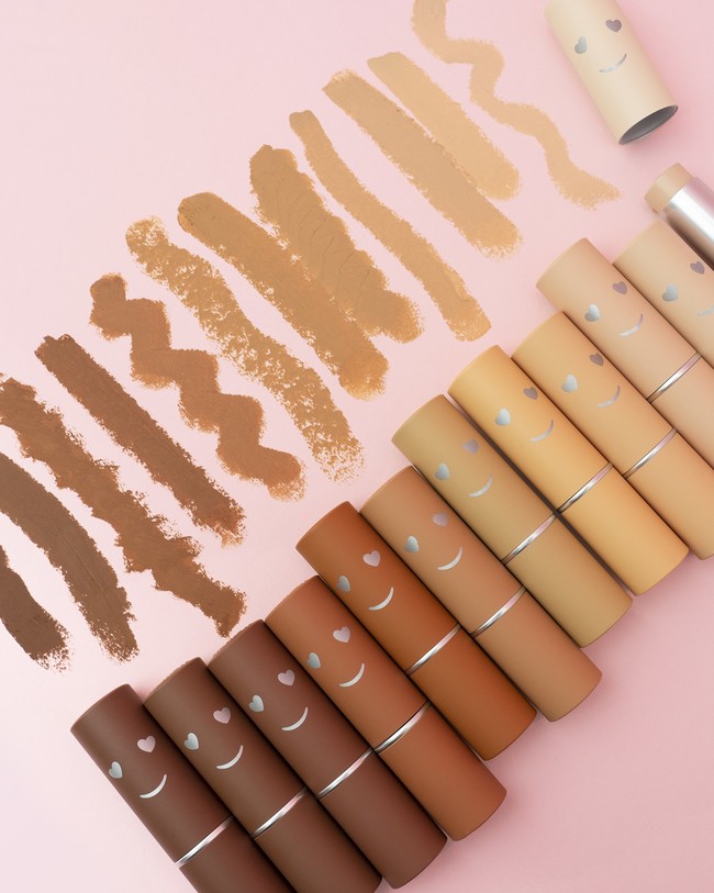 Benefit lanza su nueva base en stick con protección solar: una razón ...