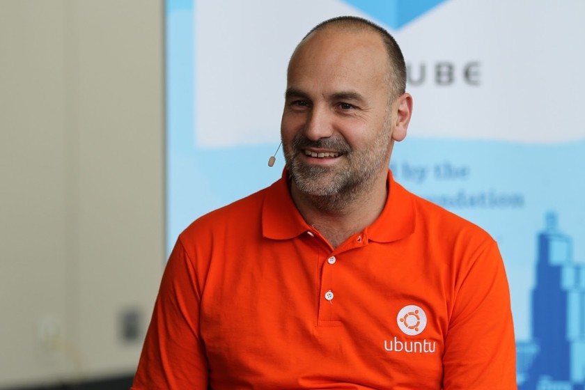 Mark Shuttleworth explica por qué Ubuntu abandonó Unity