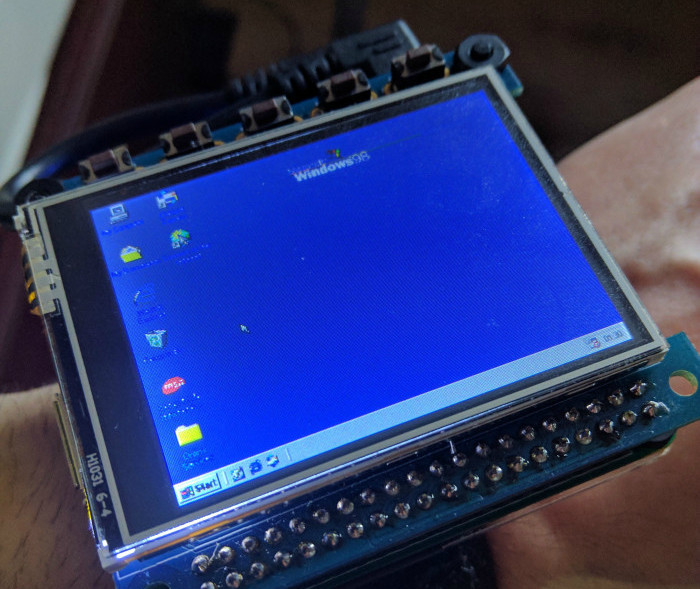 Ya tenemos un smartwatch con Windows 98, y tú también puedes hacerte el ...