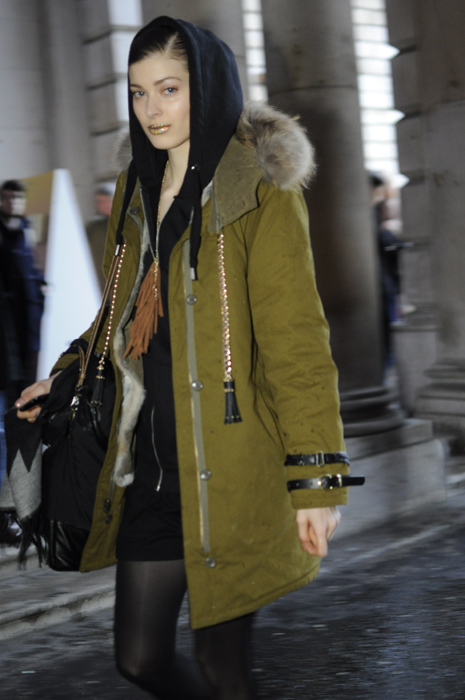 El street style moderno de la Semana de la Moda de Londres por Alberto ...