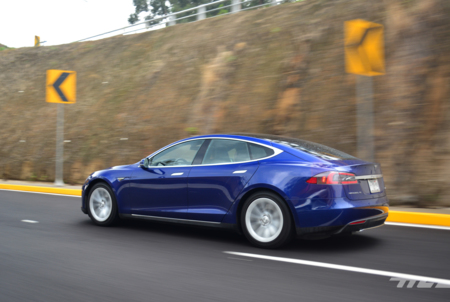Probamos el Tesla Model S... y creías que tu computadora era rápida