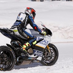 Reale Avintia Racing, presentación de su MotoGP 2017 en helicóptero