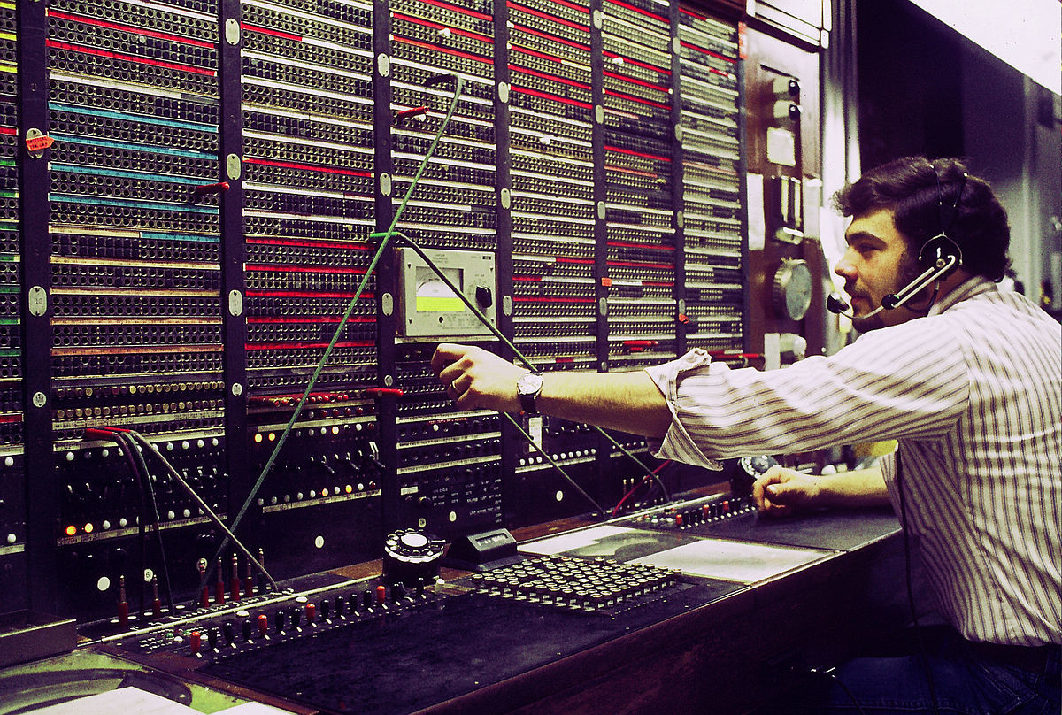 Phreaking, phreaks y Blue Boxes: historia del hacking telefónico