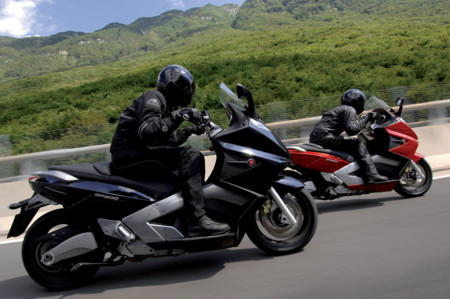 Gilera GP 800 maxi-scooter