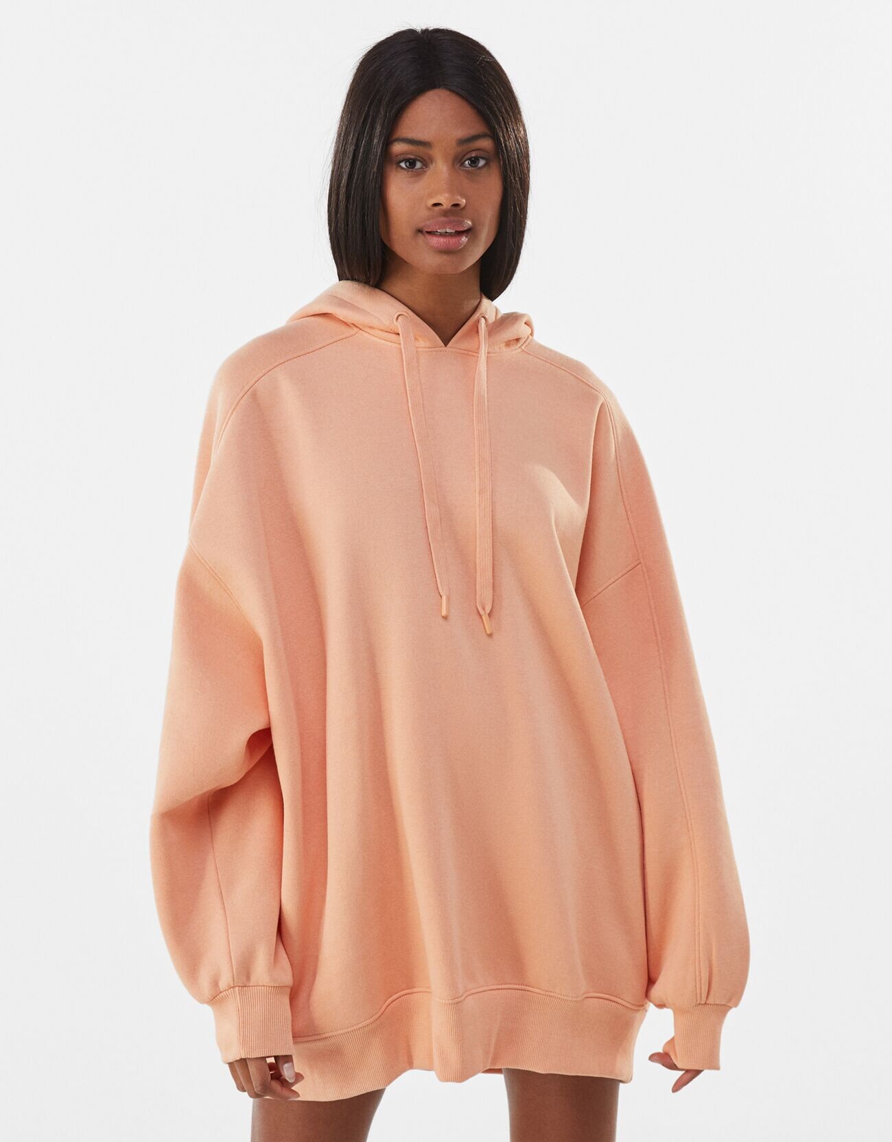 Nueve sudaderas a todo color de firmas como Zara, Stradivarius o ...