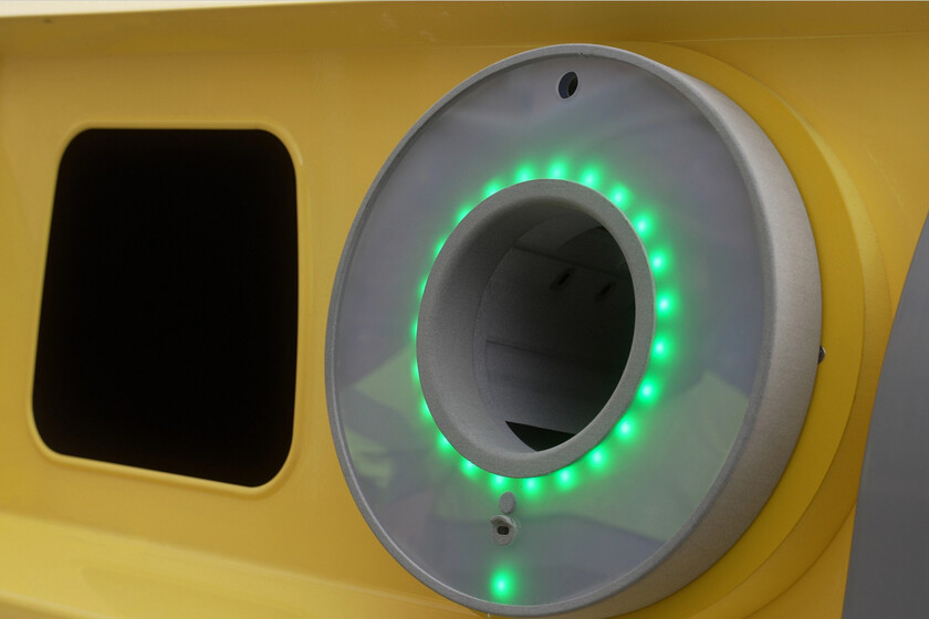 this is how the smart yellow containers from Telefónica and Ecoembes ...