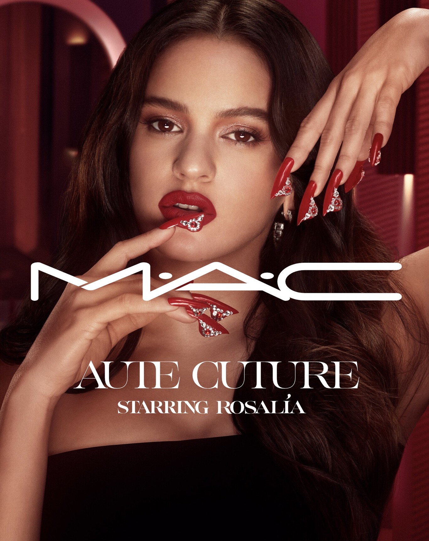 Rosalía sorprende a sus fans lanzando una colección de maquillaje con ...