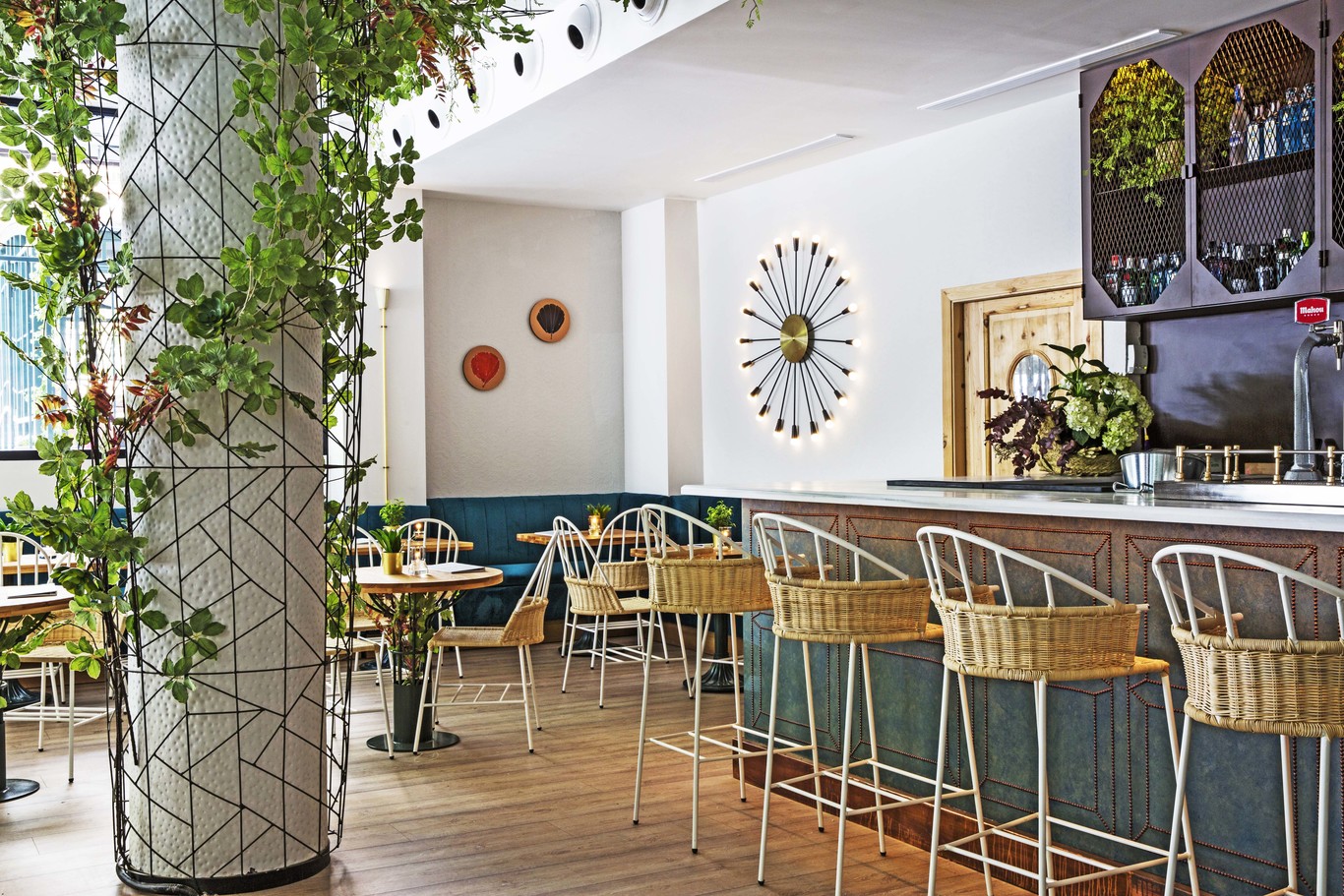 Restaurante Lateral en la calle Doctor Fleming