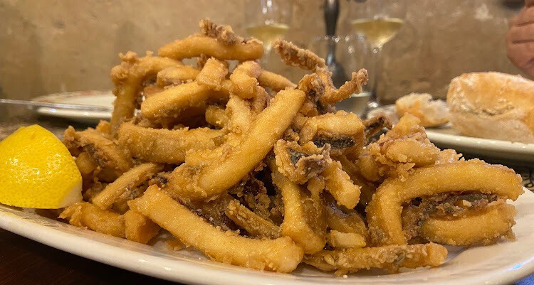 Así es el exclusivo restaurante de Santander dentro de una cueva marina ...