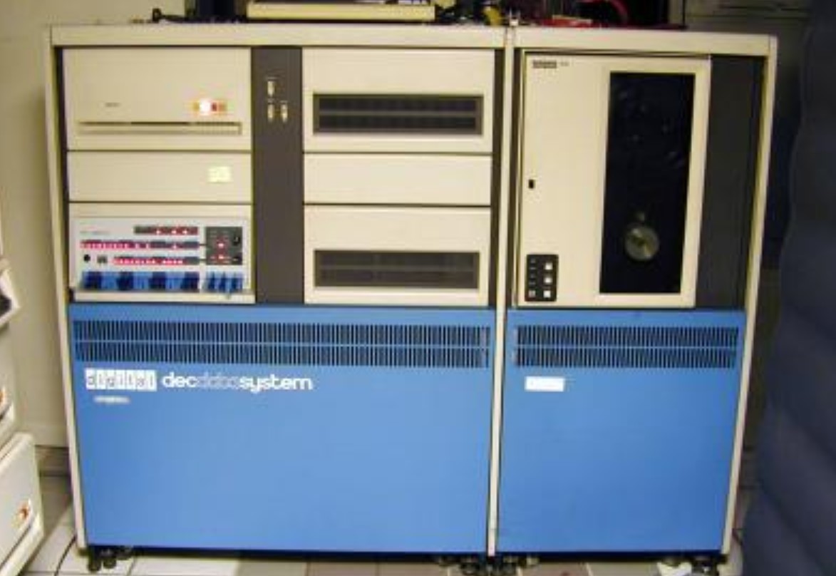 VMS y la historia de una semilla que acabó transformándose en Windows NT