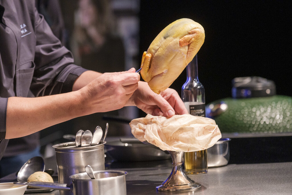 Qué es el 'poulet en vessie' que veremos hoy en MasterChef: la técnica ...