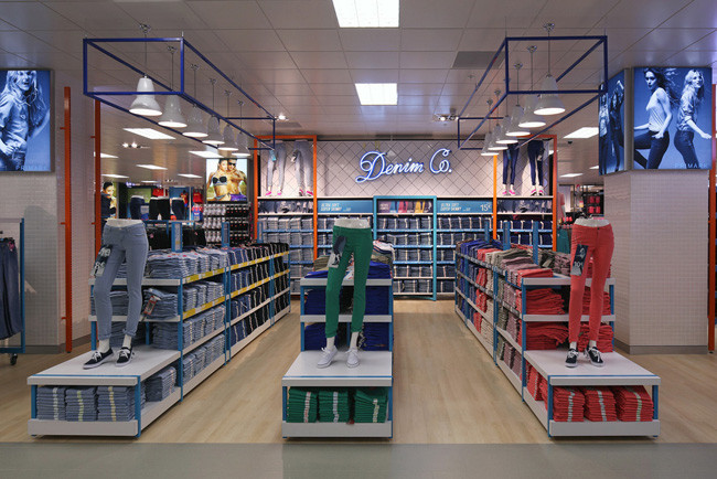 Primark se moderniza e inaugura su macrotienda más grande en España en ...