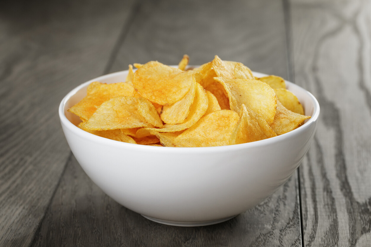 Qué son las patatas chips, quién las inventó y curiosidades sobre el ...