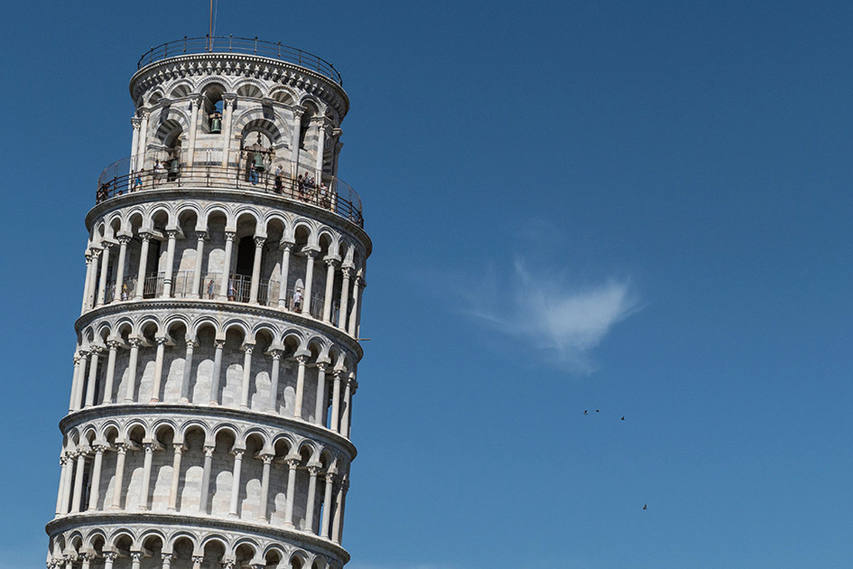 POR QUE ÑA TORRE INCLINADA DE PISA ( iTALIA) NO SE HA CAIDO EN SUS MAS ...