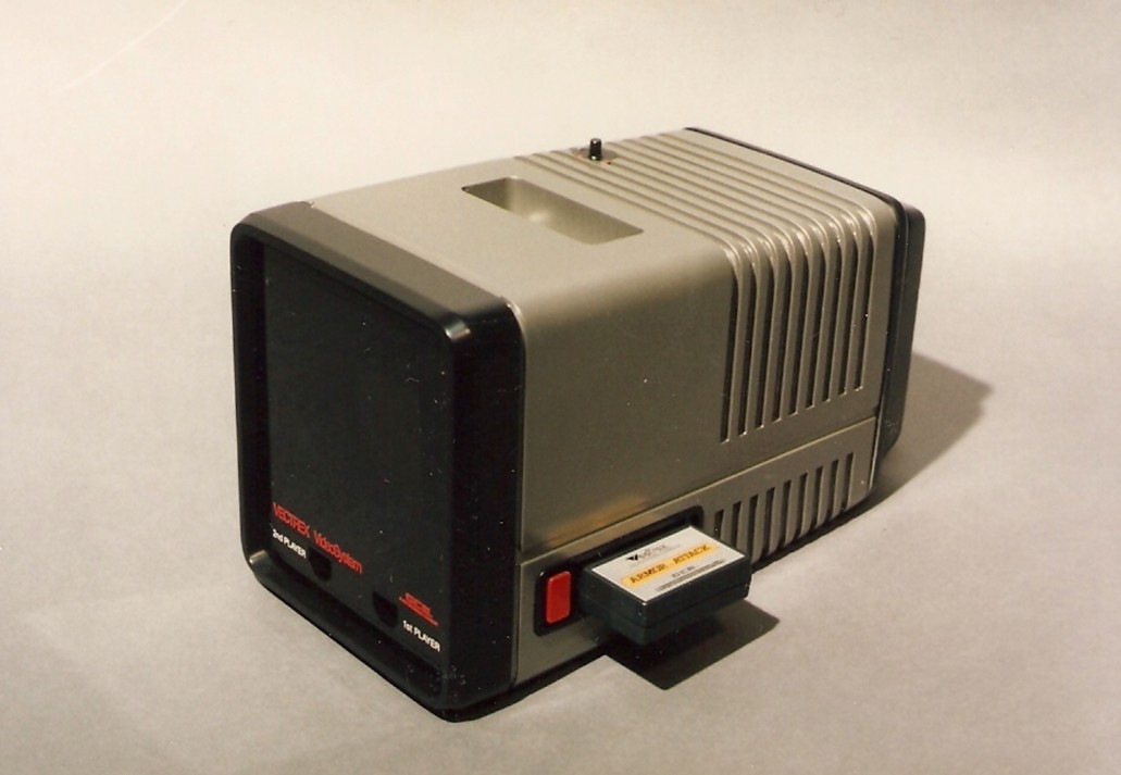 Reaparece la Mini Vectrex, la consola "mini" perdida que se fabricó en ...