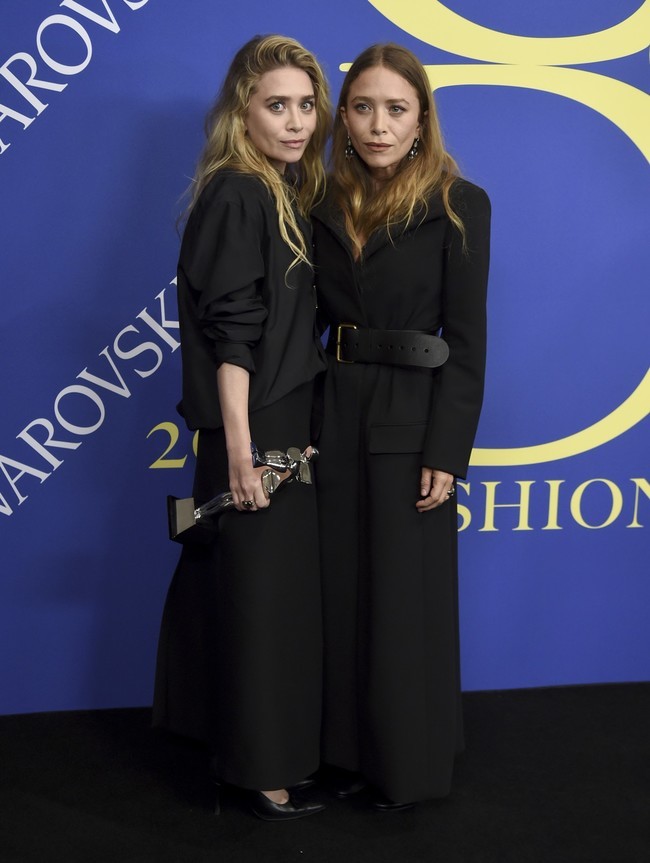 El extraño caso de las hermanas Olsen y su posado siempre idéntico