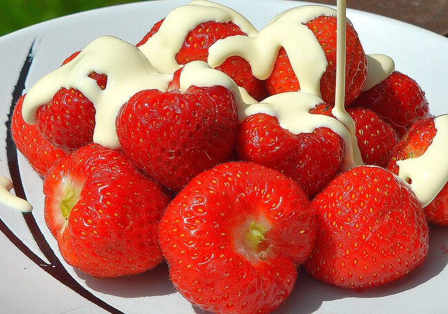 Cómo hacer fresas con crema con la receta y consejos del Chef José ...