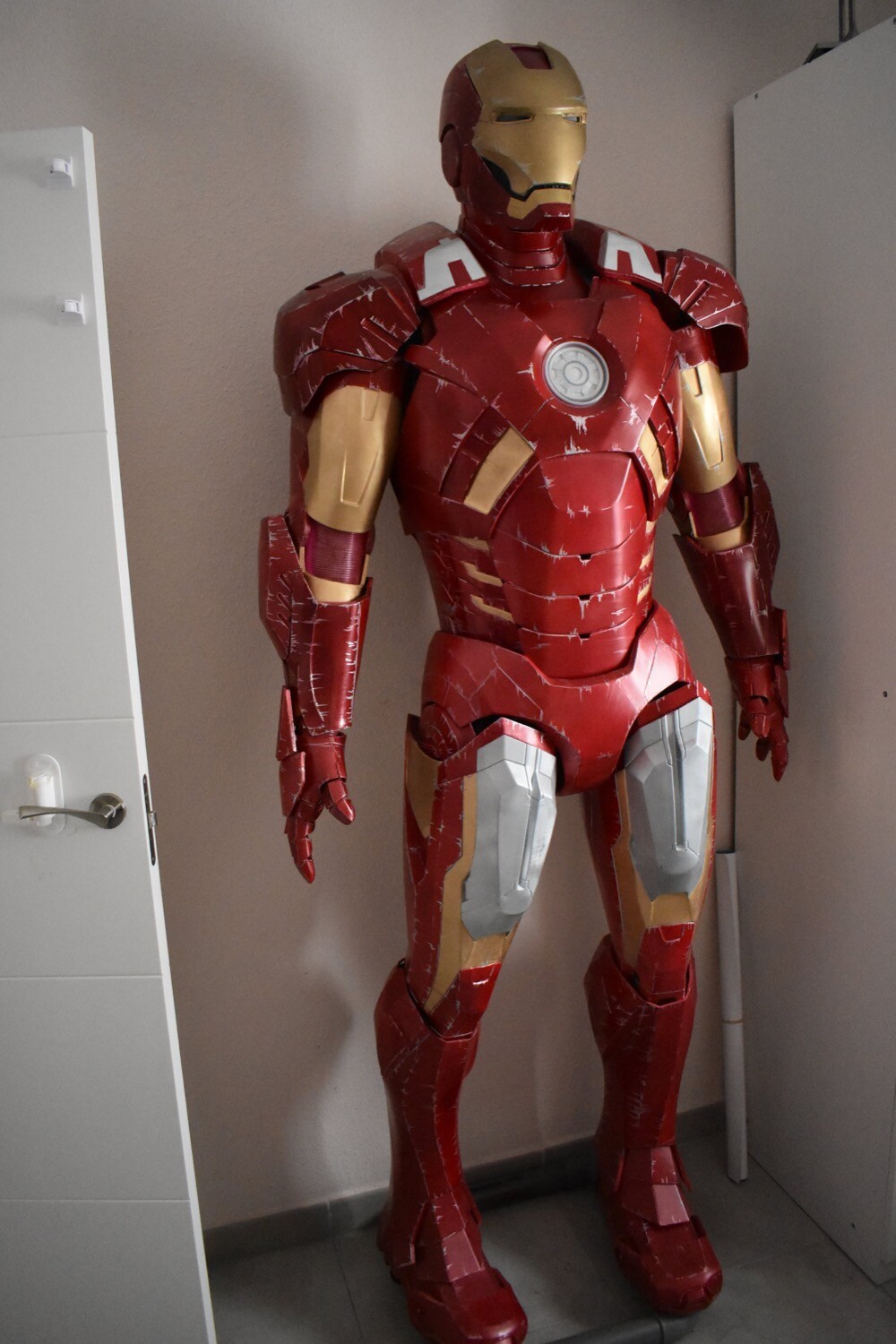 Este joven español autodidacta se ha fabricado unos brazos mecánicos ...