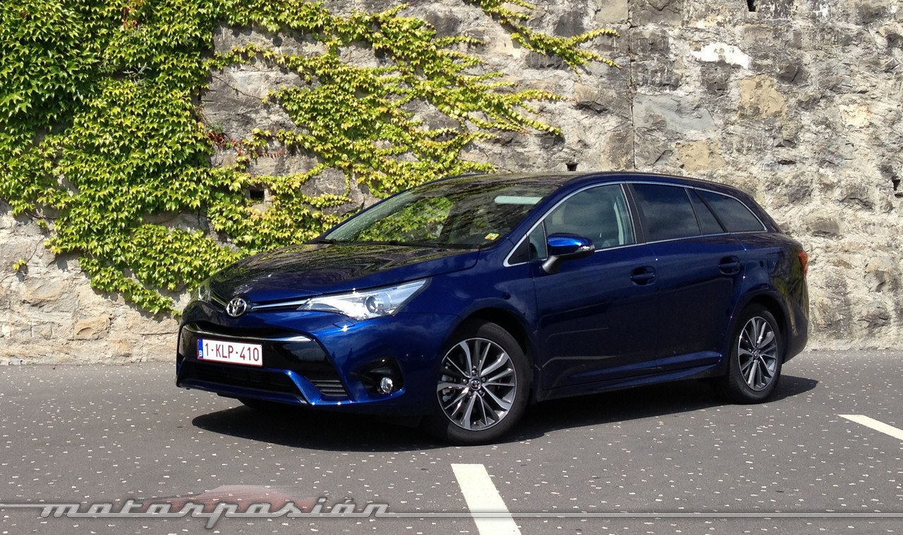 Probamos el nuevo Toyota Avensis: una buena berlina, pensada para ...