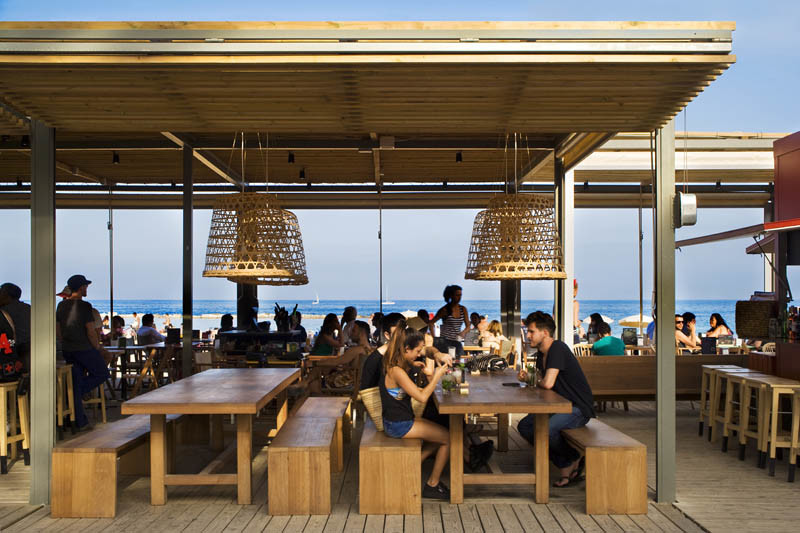 13 restaurantes en la playa (sí en la orilla, como los de antes)