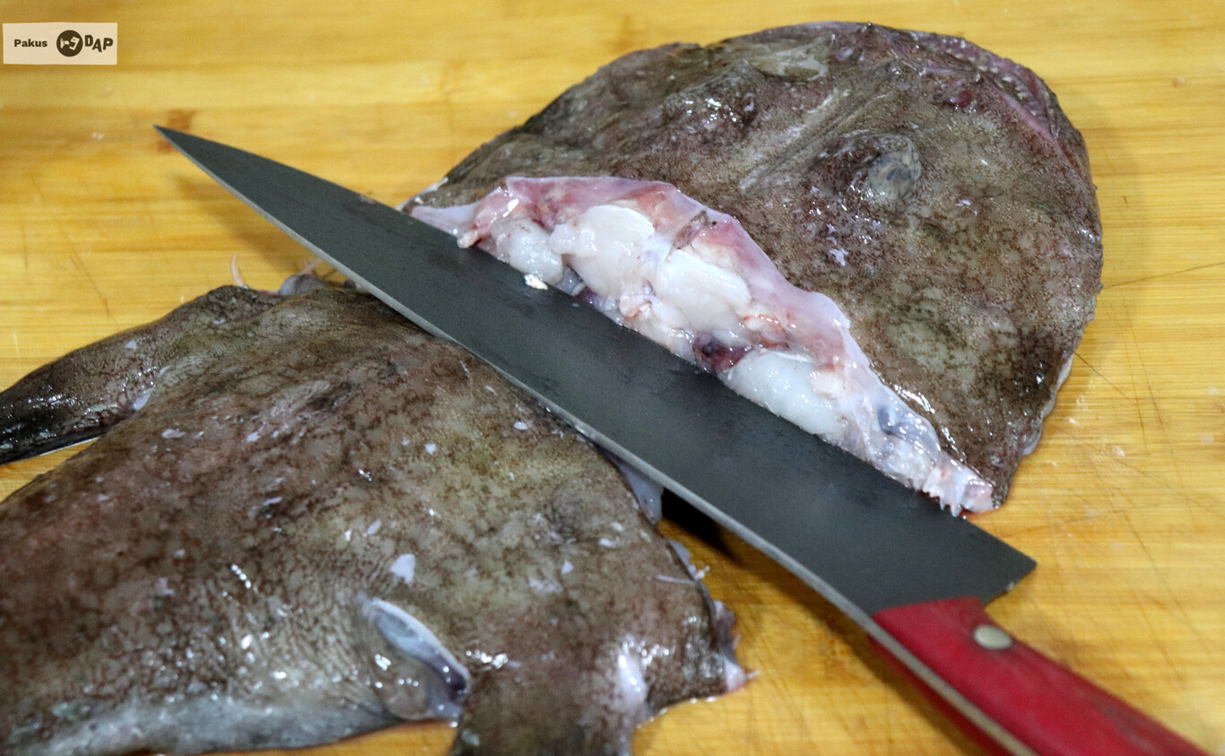 Cómo limpiar y preparar un rape para cocinar consiguiendo su máximo ...