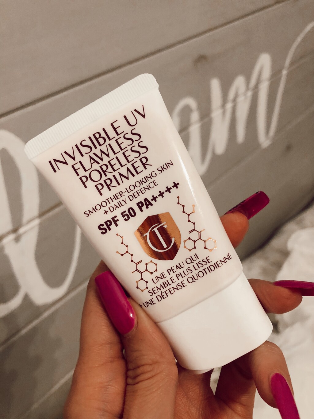 El primer protector solar de Charlotte Tilbury es también prebase de ...