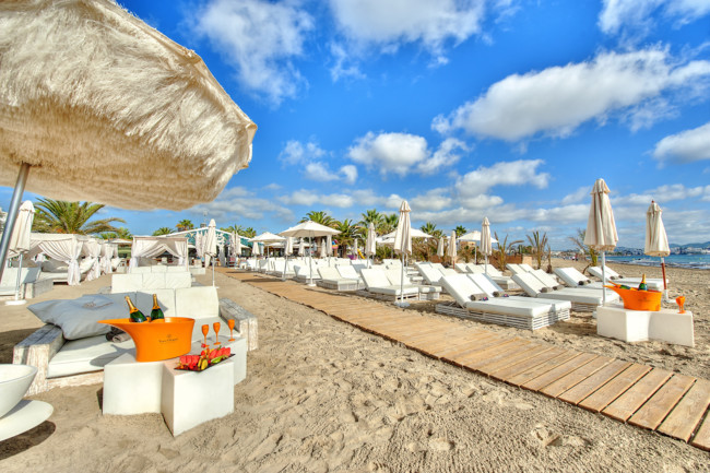 13 restaurantes en la playa (sí en la orilla, como los de antes)