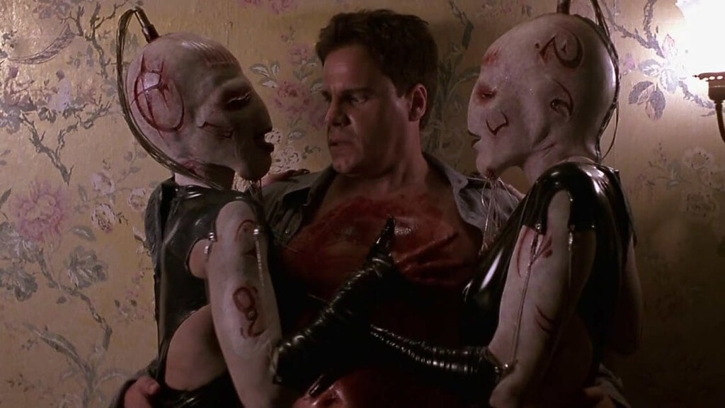El mejor orden para ver las películas de 'Hellraiser'. 11 viajes sin ...
